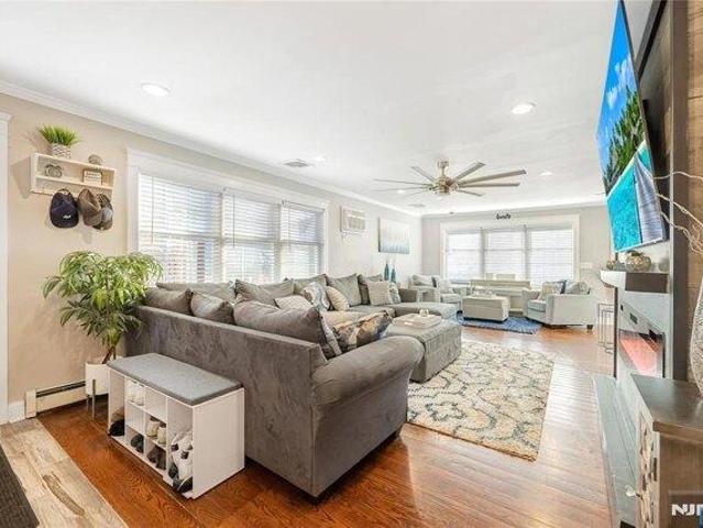 house with 5 bedroom, Little Falls NJ DLS102565876