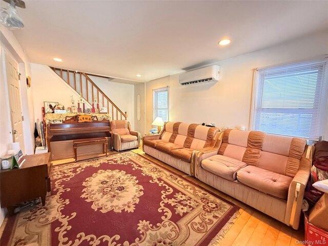house with 5 bedroom, Little Neck NY DLS101781062