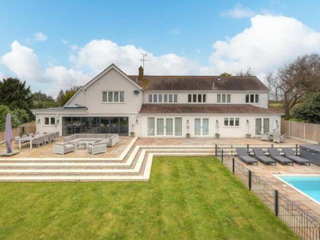 House With 5 Bedroom Little Waltham Little Waltham DS86163858