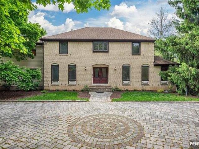 house with 5 bedroom, Livingston NJ DLS102798734