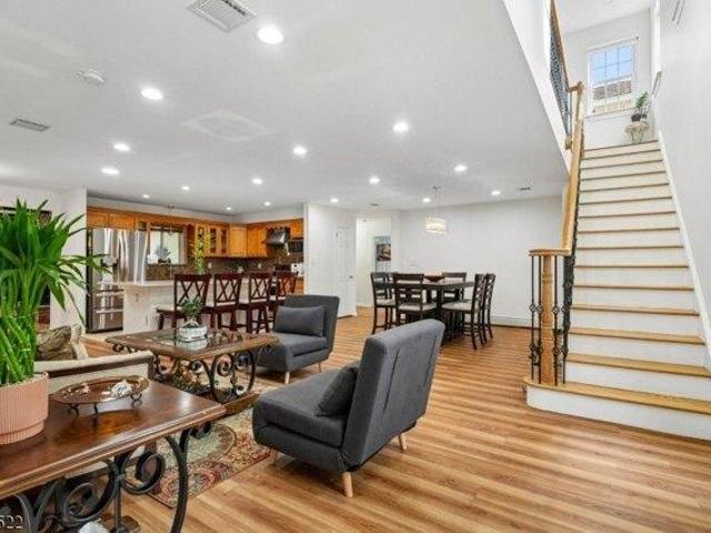 house with 5 bedroom, Livingston NJ DLS102726694