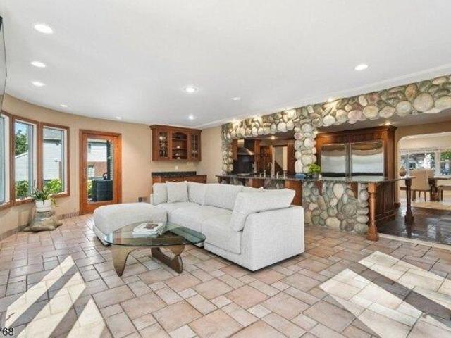 house with 5 bedroom, Livingston NJ ES104834528