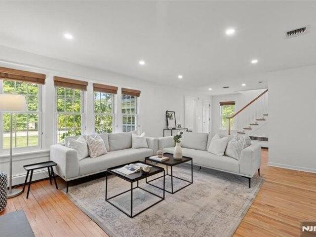 house with 5 bedroom, Livingston NJ ES105124180