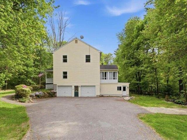 house with 5 bedroom, Londonderry NH ES103966597