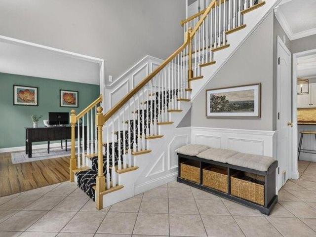 house with 5 bedroom, Londonderry NH ES105093047