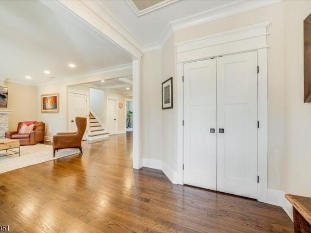 house with 5 bedroom, Long Hill Twp. NJ DLS101341146