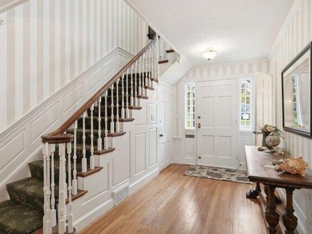 house with 5 bedroom, Longmeadow MA DLS102412274