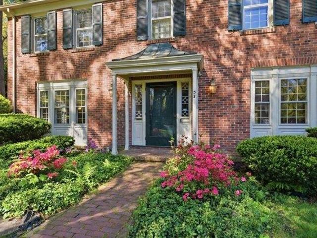 house with 5 bedroom, Longmeadow MA DLS102959353
