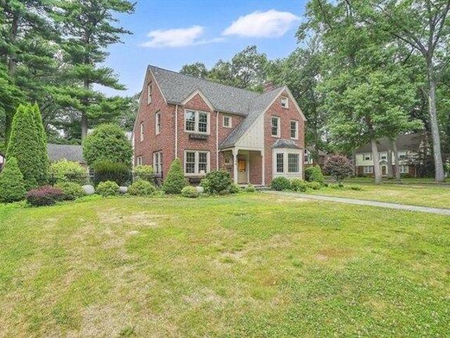 house with 5 bedroom, Longmeadow MA DS104266500