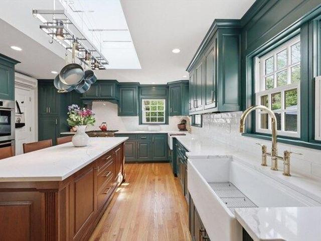 house with 5 bedroom, Longmeadow MA ES104261691