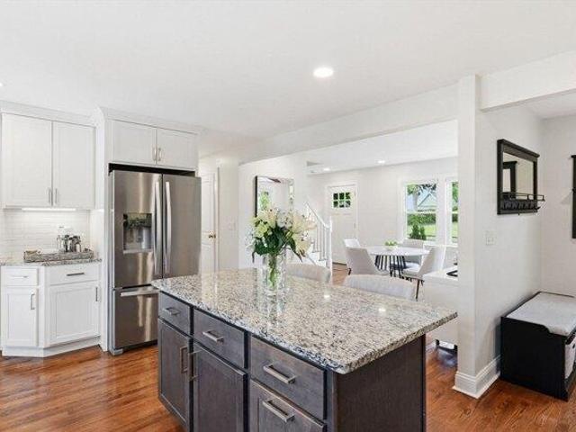house with 5 bedroom, Longmeadow MA ES104374252