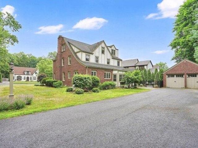 house with 5 bedroom, Longmeadow MA ES105094111