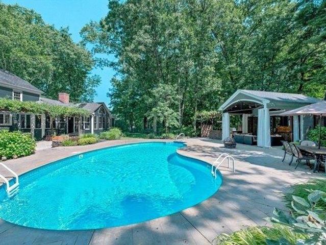 house with 5 bedroom, Longmeadow MA ES105113939