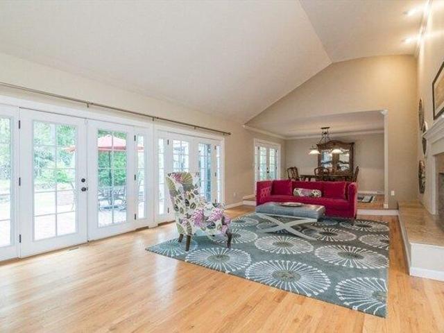 house with 5 bedroom, Longmeadow MA ES105176506