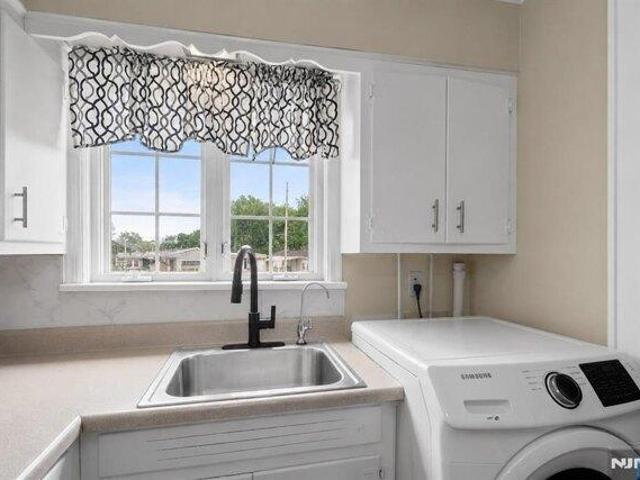 house with 5 bedroom, Lodi NJ ES105123710