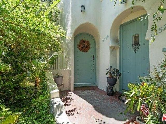 house with 5 bedroom, Los Angeles CA DLS88246978
