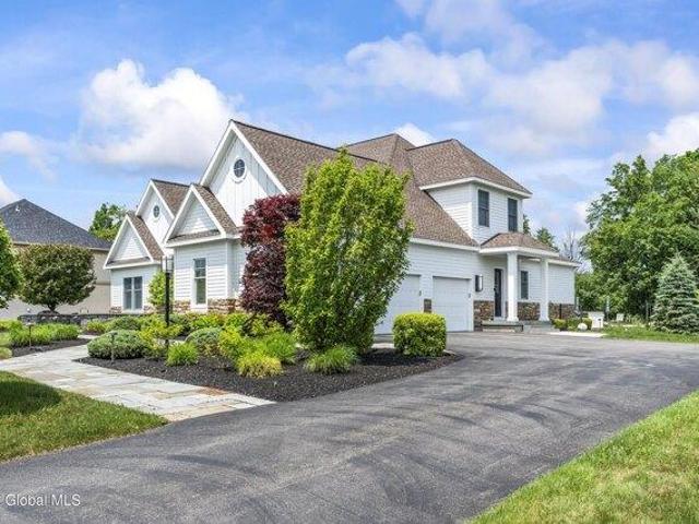 house with 5 bedroom, Loudonville NY ES104904843