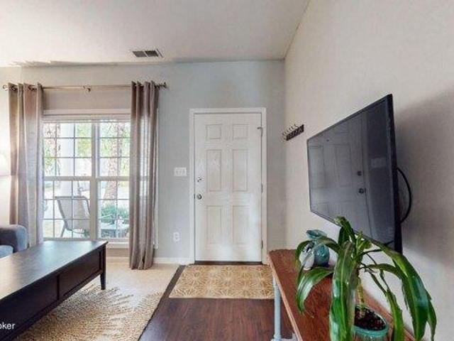 house with 5 bedroom, Louisville KY ES103501636