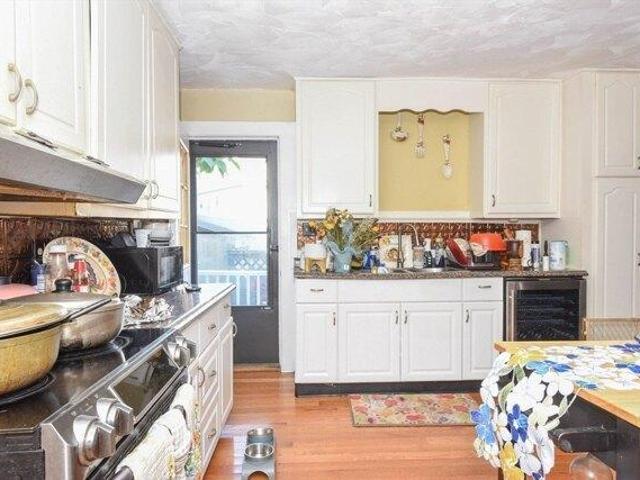 house with 5 bedroom, Lowell MA ES103443615