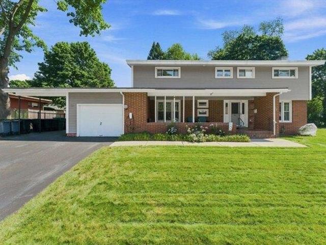 house with 5 bedroom, Lowell MA ES105105415