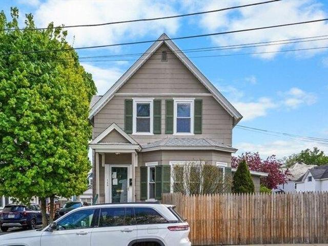 house with 5 bedroom, Lowell MA ES105108612