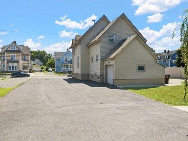 house with 5 bedroom, Ludlow MA ES104833010