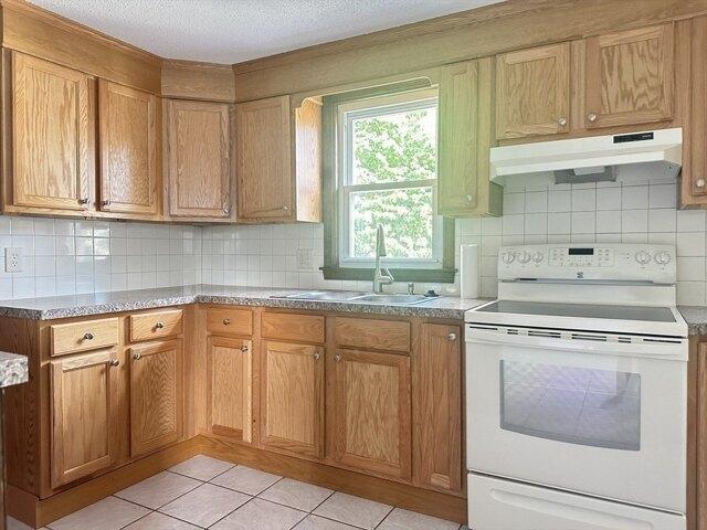 house with 5 bedroom, Ludlow MA ES104920036
