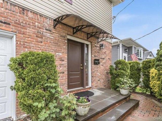 house with 5 bedroom, Lynbrook NY ES103600126