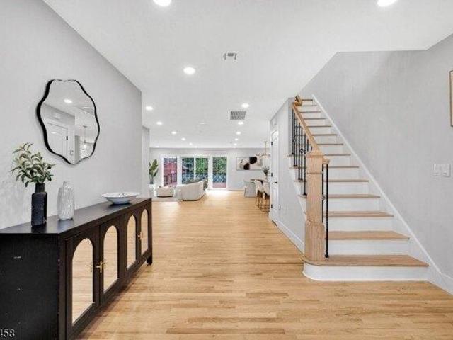 house with 5 bedroom, Lyndhurst NJ ES103188107
