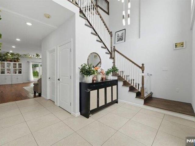 house with 5 bedroom, Lyndhurst NJ ES105127059