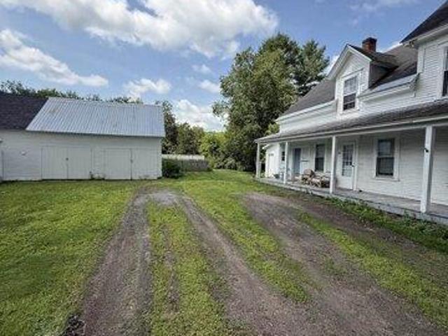 house with 5 bedroom, Lyndon VT DS104377033