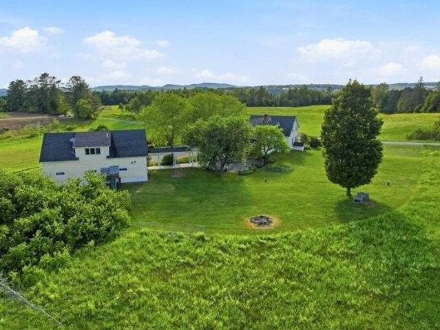 house with 5 bedroom, Lyndon VT ES103969763