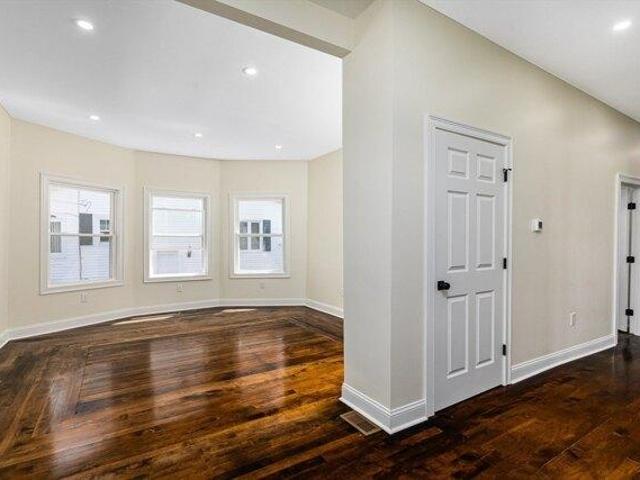 house with 5 bedroom, Lynn MA DS104113043