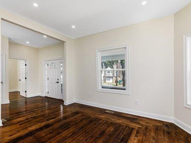 house with 5 bedroom, Lynn MA ES105061040