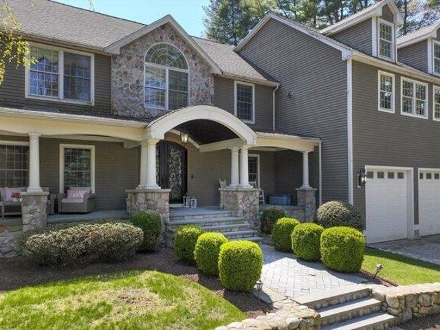 house with 5 bedroom, Lynnfield MA DS102157619
