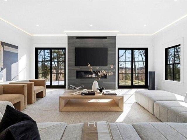 house with 5 bedroom, Lynnfield MA ES103431097