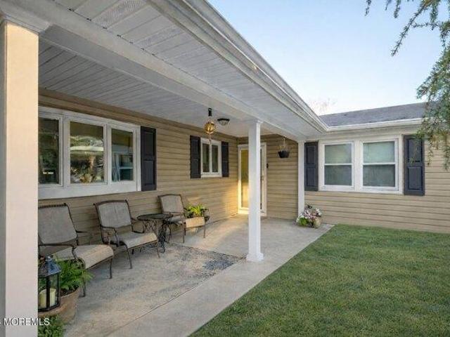 house with 5 bedroom, Manalapan NJ DS102531757