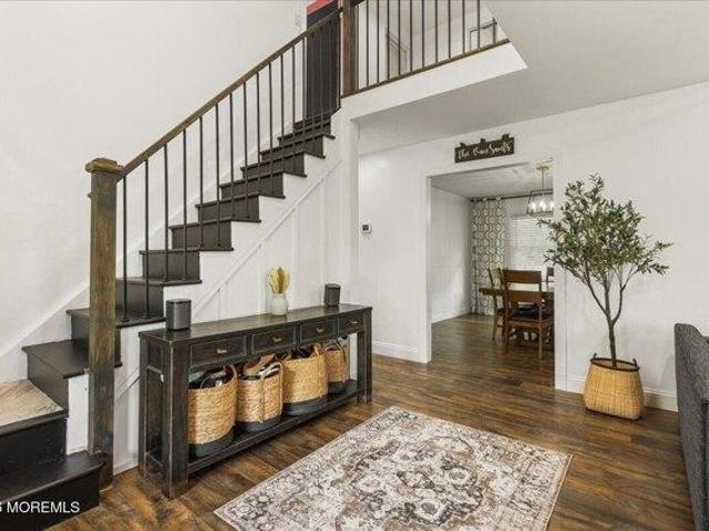 house with 5 bedroom, Manalapan NJ DS104410973