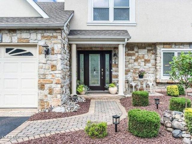 house with 5 bedroom, Manalapan NJ ES104848294