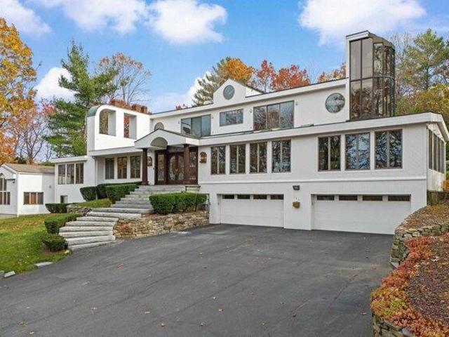house with 5 bedroom, Manchester NH DLS102410251