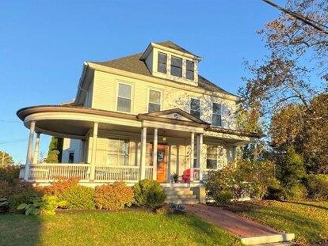 house with 5 bedroom, Manchester NH DS102726023