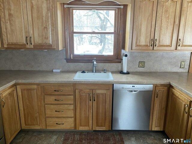 house with 5 bedroom, Manchester CT ES104811864