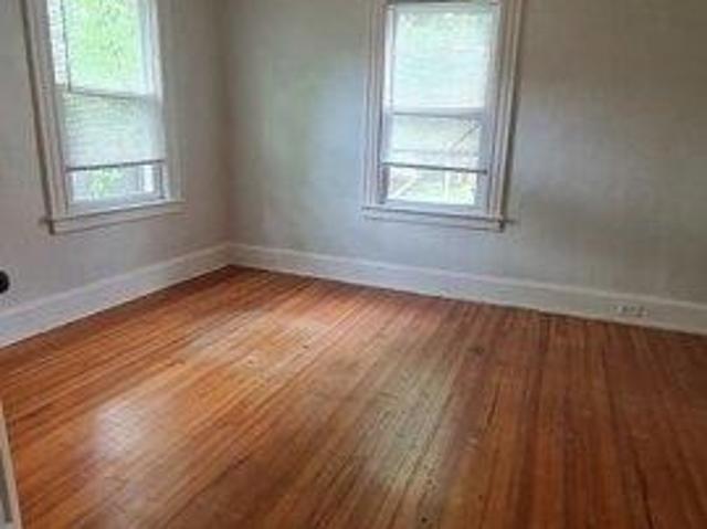 house with 5 bedroom, Manchester CT ES104908402