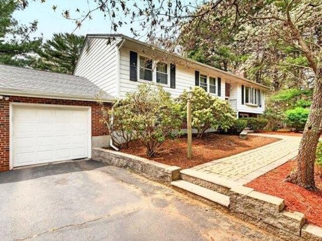 house with 5 bedroom, Mansfield MA DS102281100