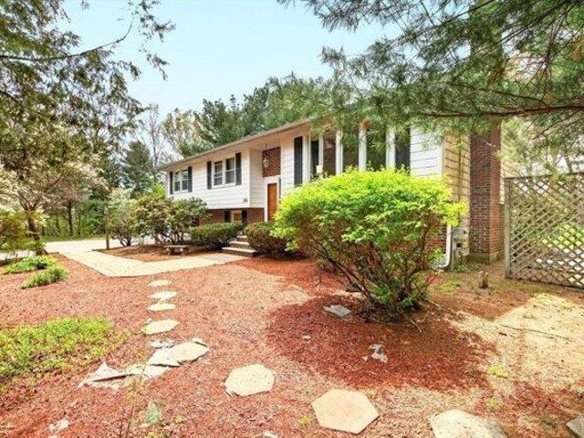 house with 5 bedroom, Mansfield MA ES103808491
