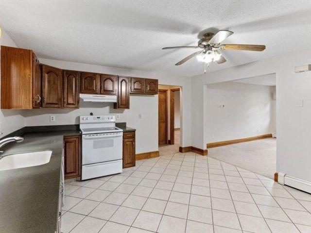 house with 5 bedroom, Mansfield MA ES103221738