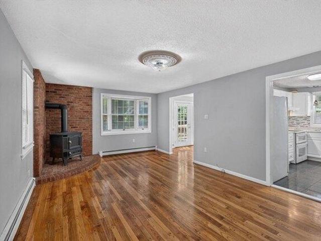 house with 5 bedroom, Mansfield MA ES105161055