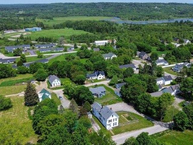 house with 5 bedroom, Machias ME ES103162277