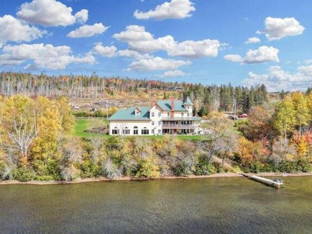 house with 5 bedroom, Madawaska ME ES105231466