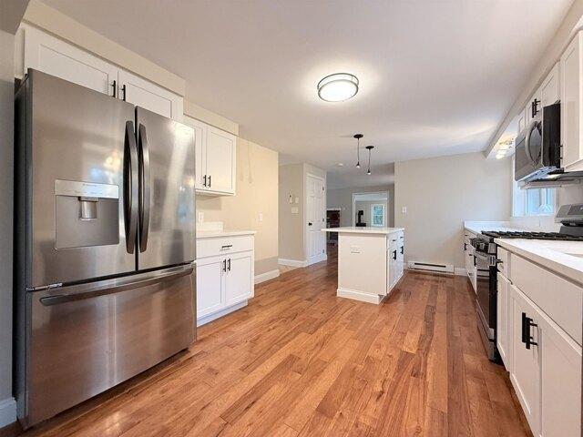house with 5 bedroom, Madbury NH ES104075139